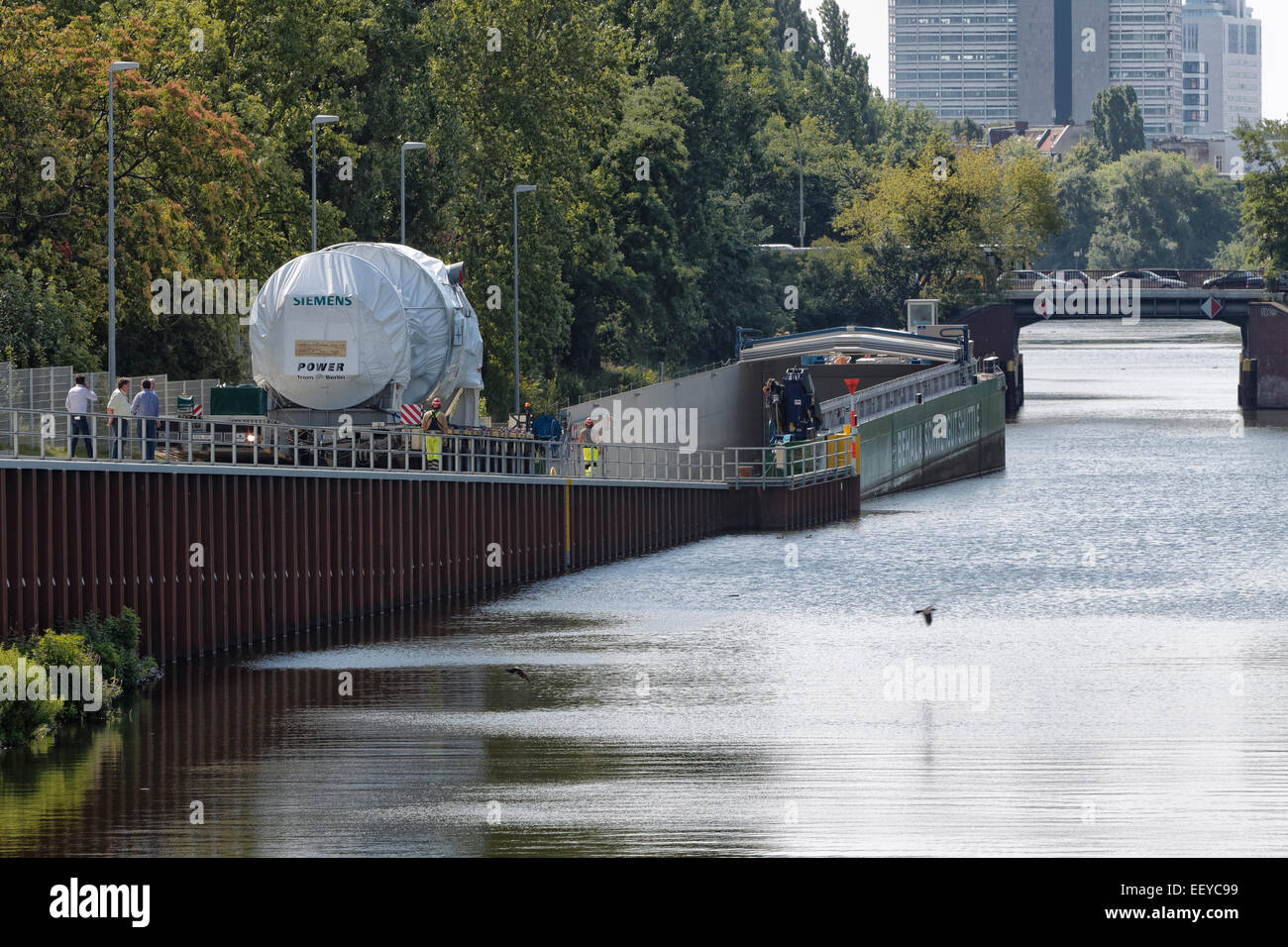 Berlin, Germany, low loader transports a Siemens gas turbine for BEHALA ...