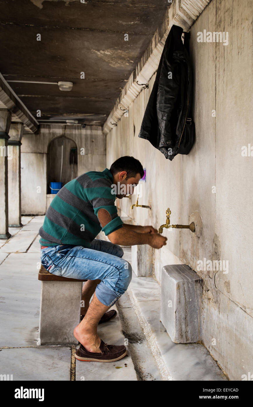 Muslim washing hands hi-res stock photography and images - Alamy