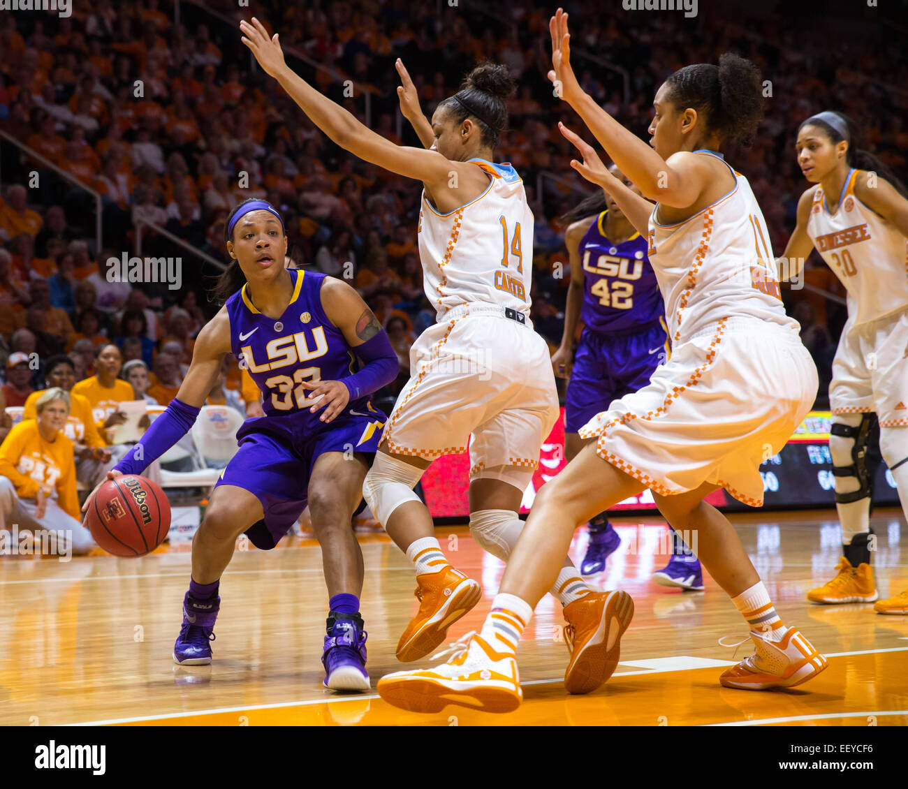 January 22, 2015: Danielle Ballard #32 of the LSU Tigers drives to the ...