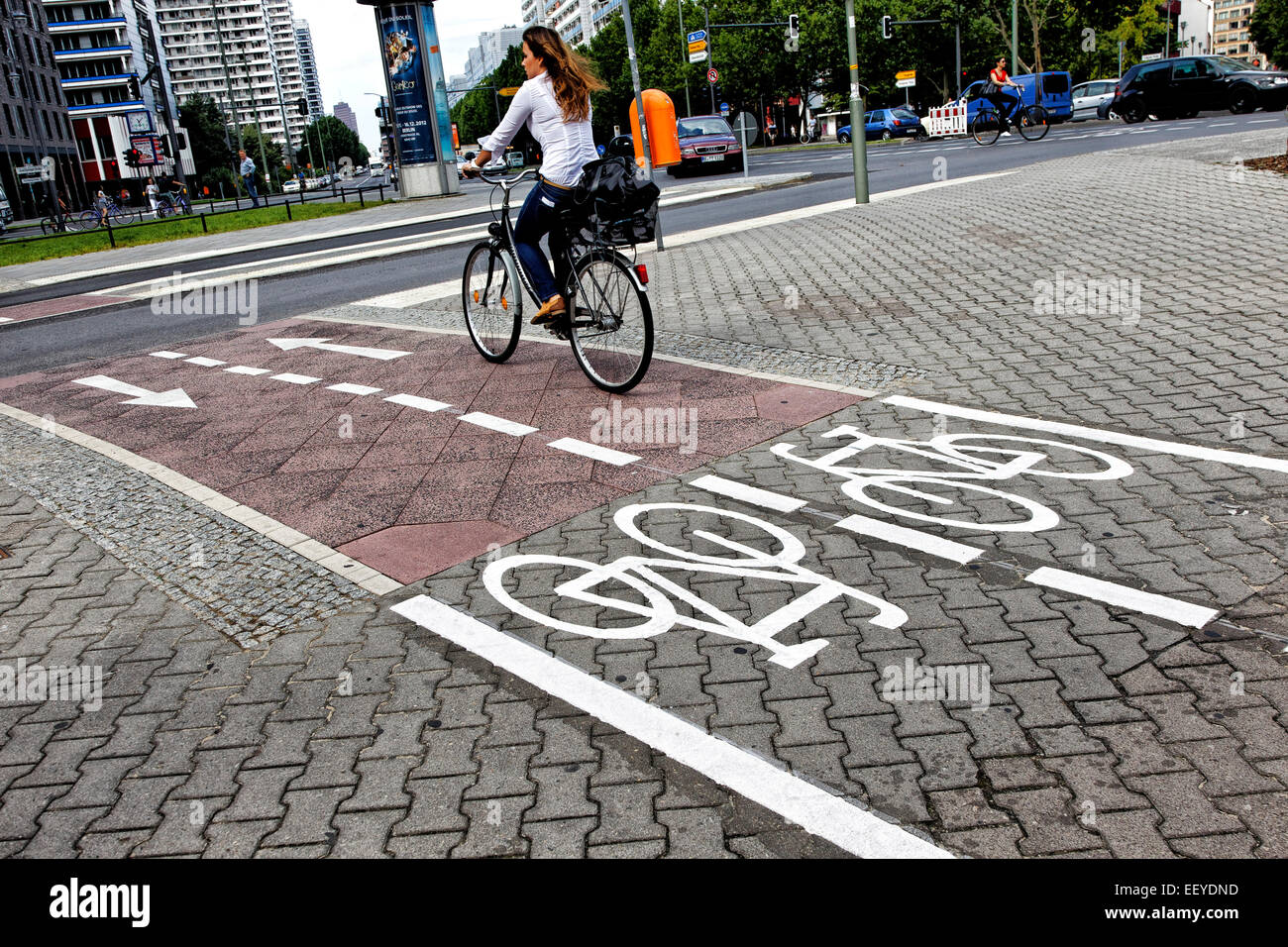 Cycle network symbol hi-res stock photography and images - Alamy