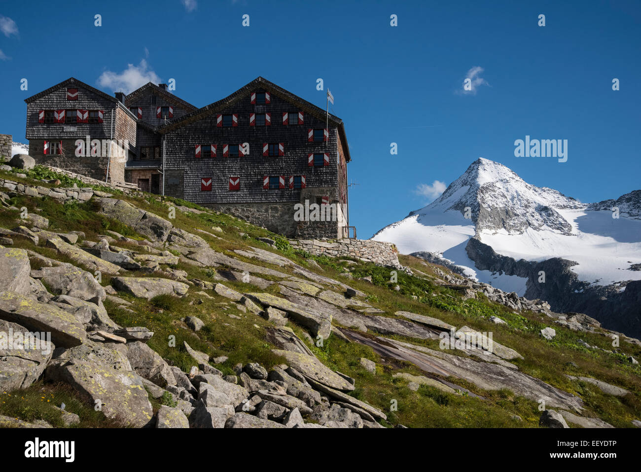 General scenic of the Kursinger Hut mountain refuge and Gross Geiger ...