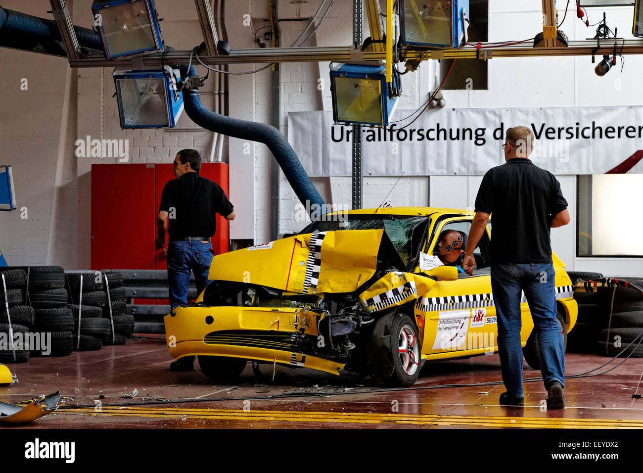 Car crash test germany hi-res stock photography and images - Alamy