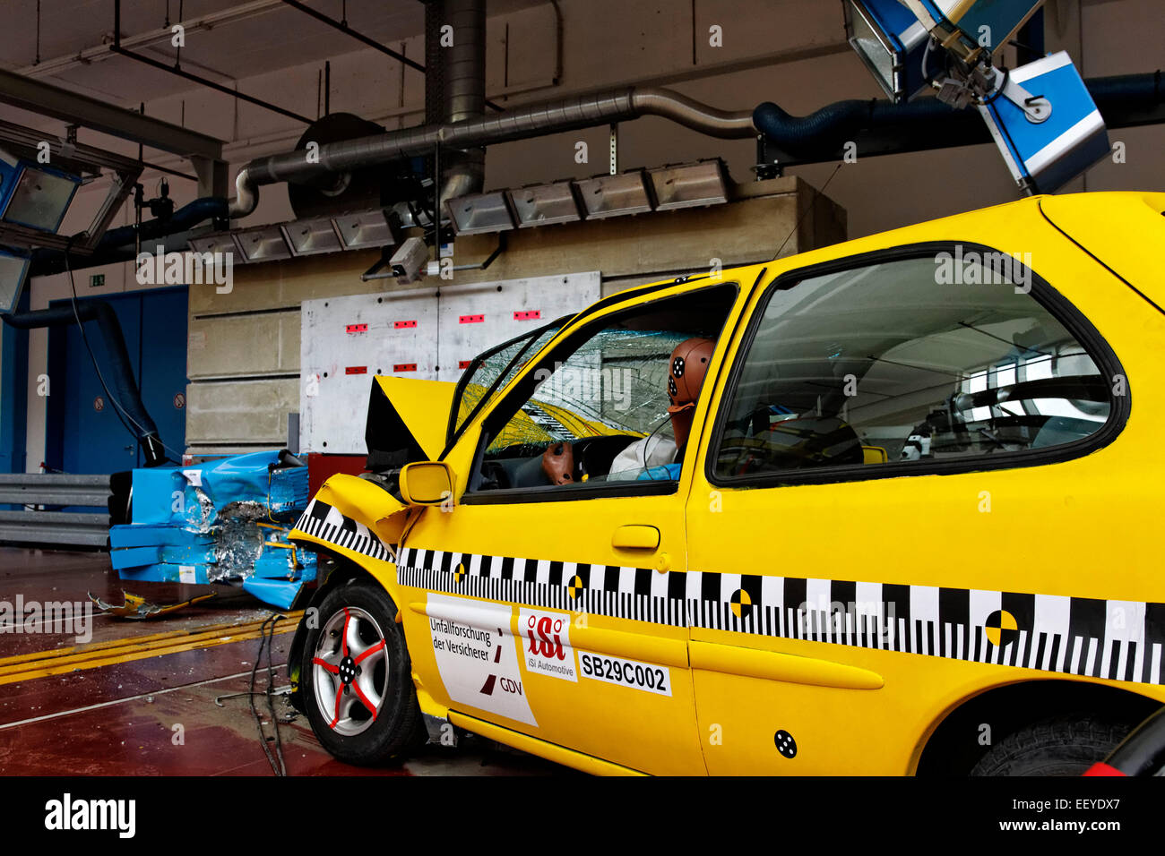 Crash Test old car - young drivers Stock Photo - Alamy