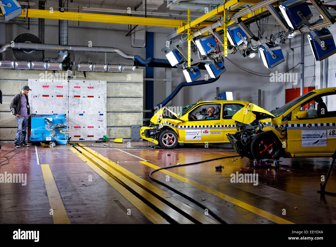Car crash test germany hi-res stock photography and images - Alamy