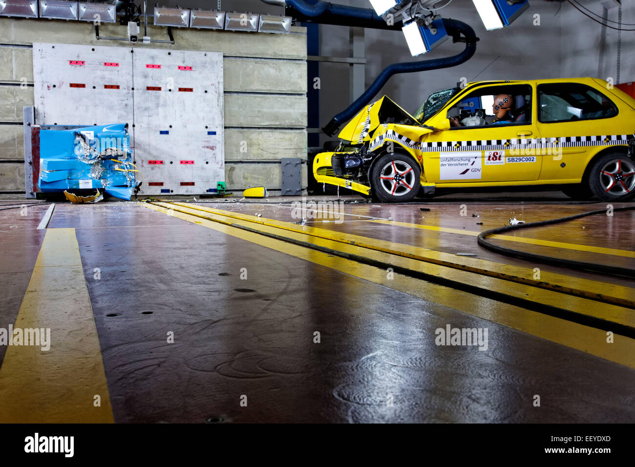Crash Test old car - young drivers Stock Photo - Alamy