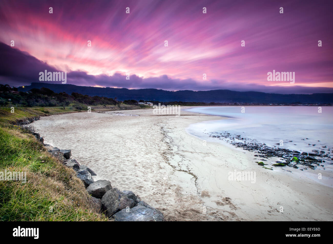 Woonona rock pool hi-res stock photography and images - Alamy