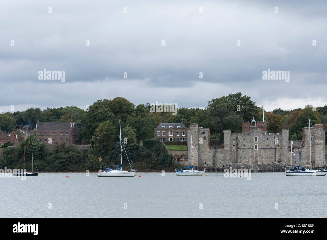 Upnor, Kent, England. Upnor Castle on the river Medway Stock Photo - Alamy