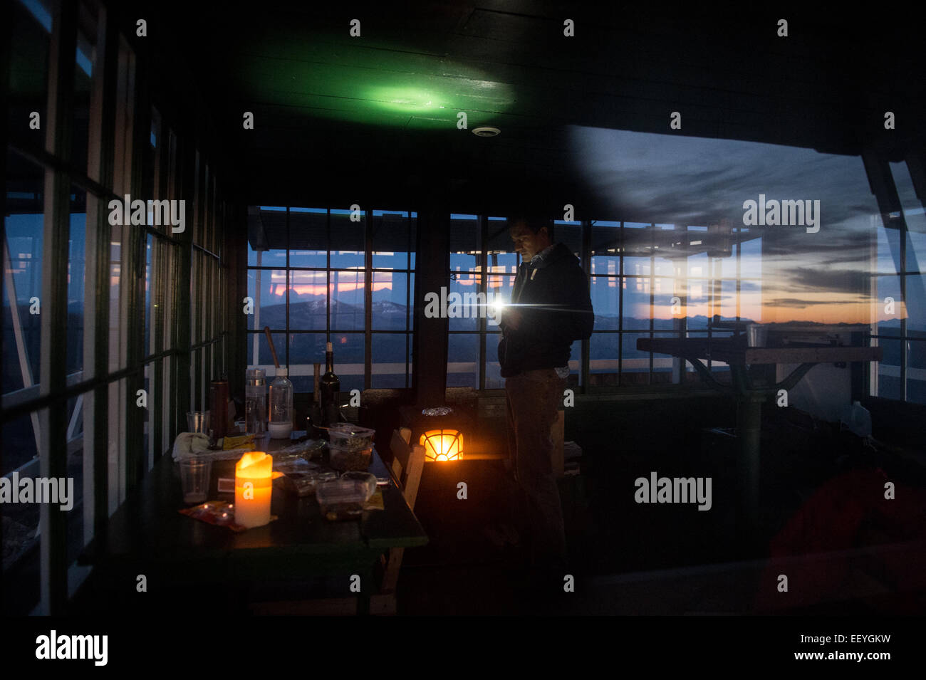 Fire lookout cabin hi-res stock photography and images - Alamy