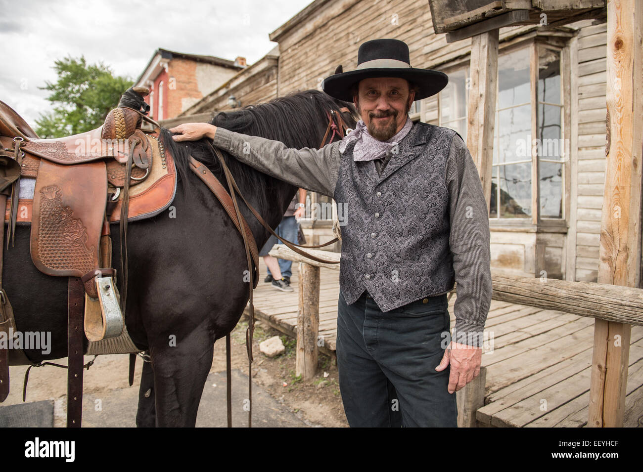 Anthony “Curly Two Guns” Pratt and his wife Judy “Curly Montana ...
