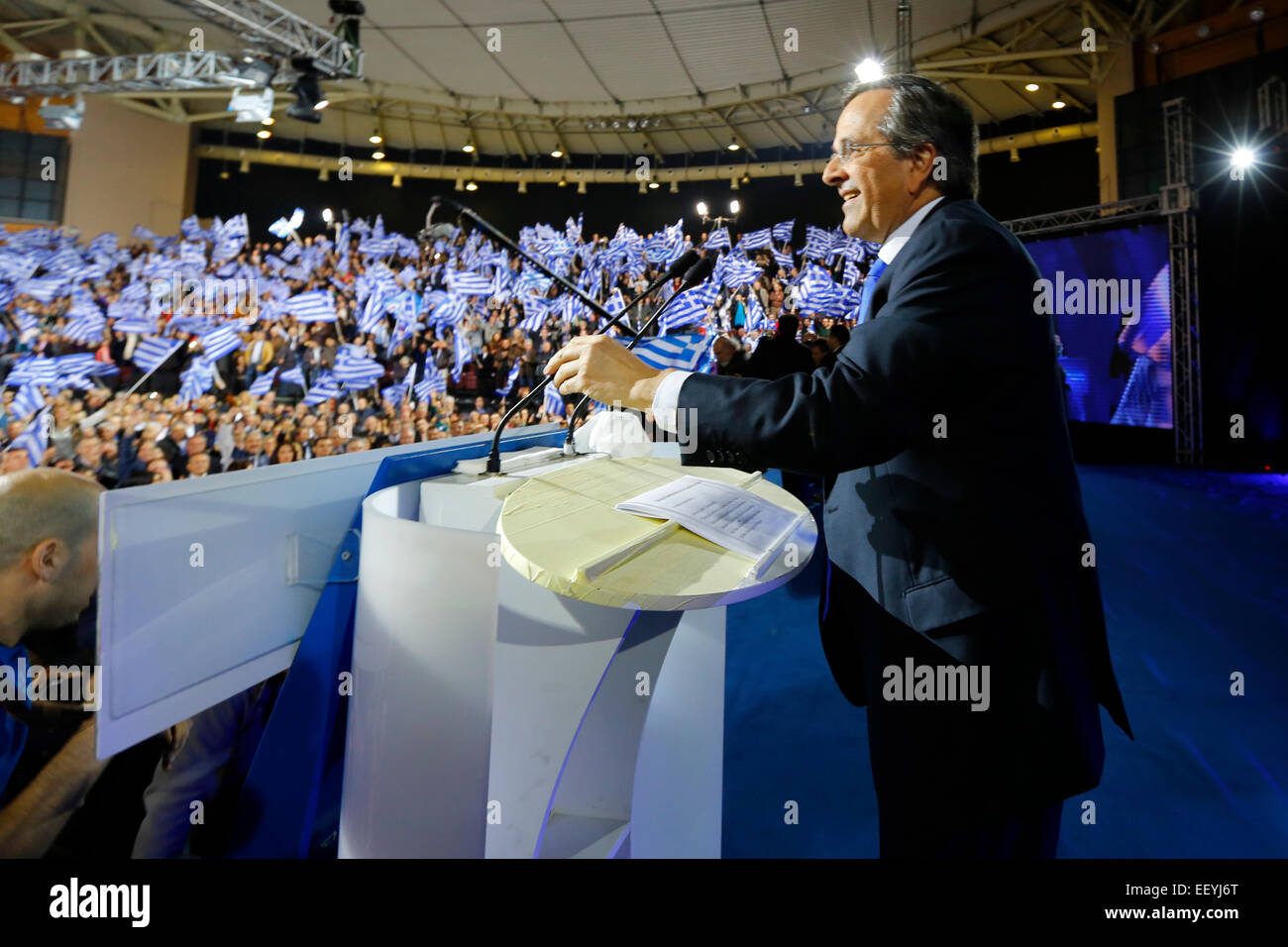 Greek Prime Minister Antonis Samaras speaks at the final Néa Dimokratía ...