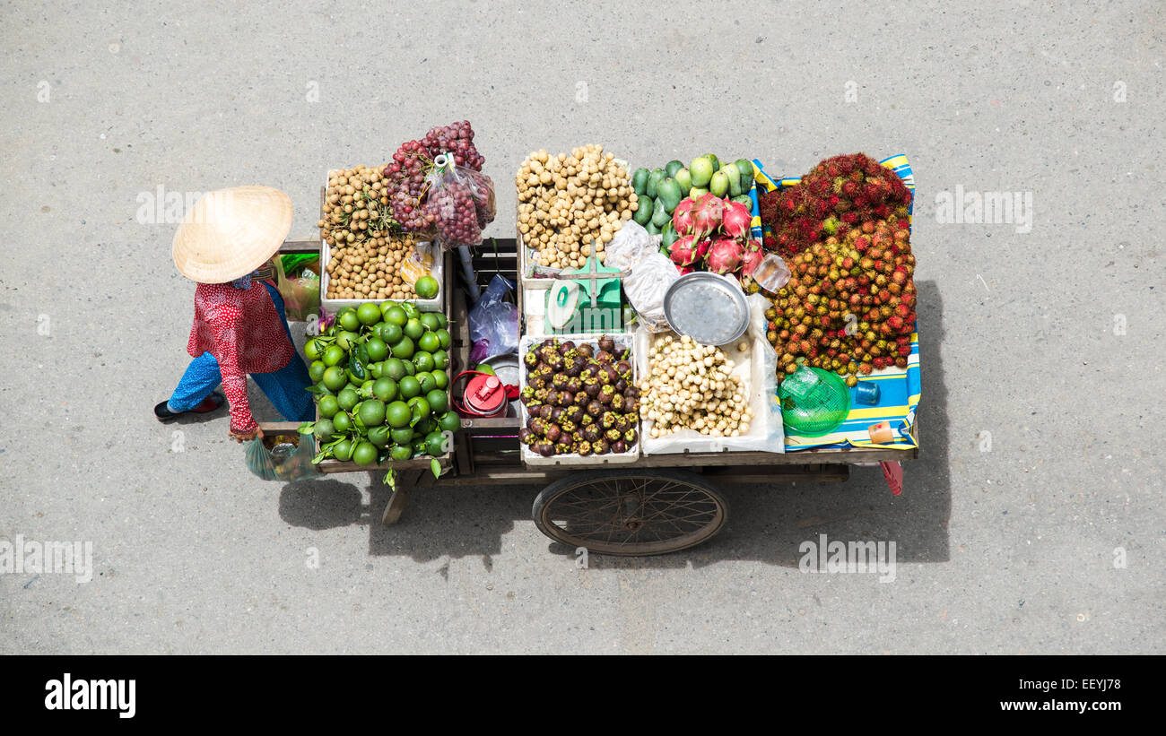 Vietnam food cart hi-res stock photography and images - Alamy