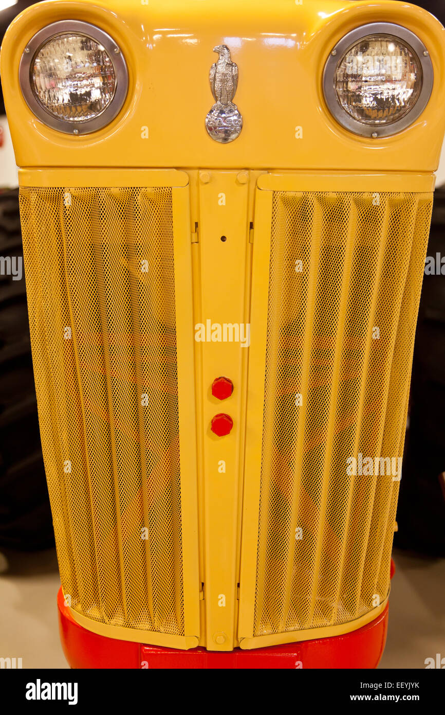 Vintage case tractor hi-res stock photography and images - Alamy