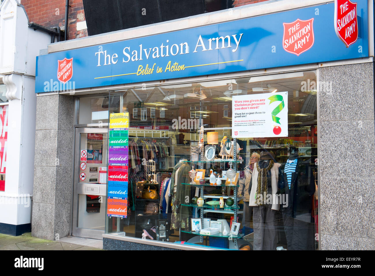 Charity shop england hi-res stock photography and images - Alamy