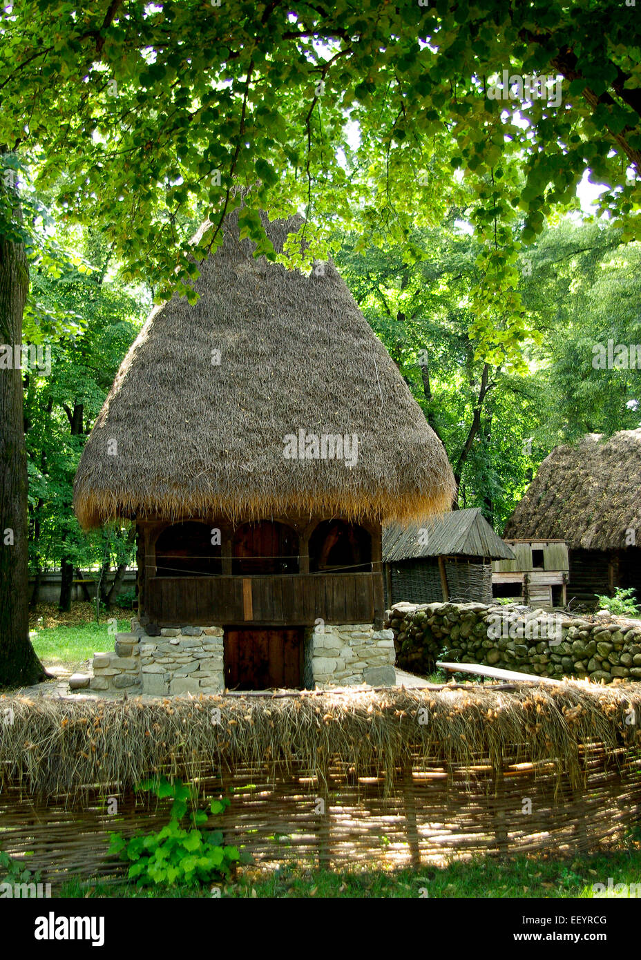 Romanian traditional house Stock Photo - Alamy