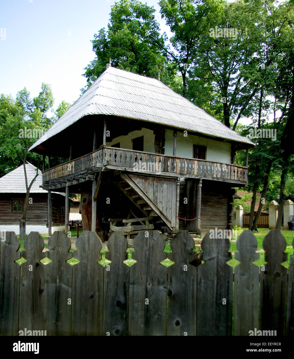 Romanian traditional house Stock Photo - Alamy
