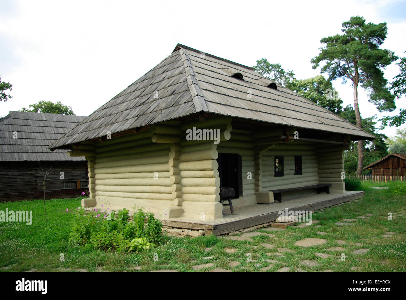 Romanian traditional house Stock Photo - Alamy