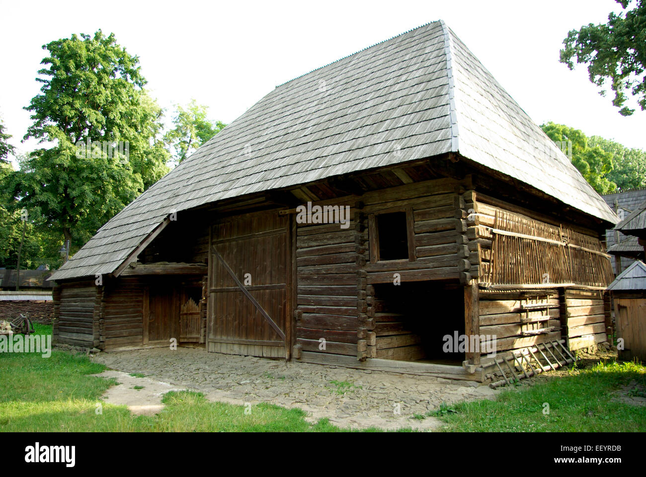Old wooden traditional romanian house hi-res stock photography and ...