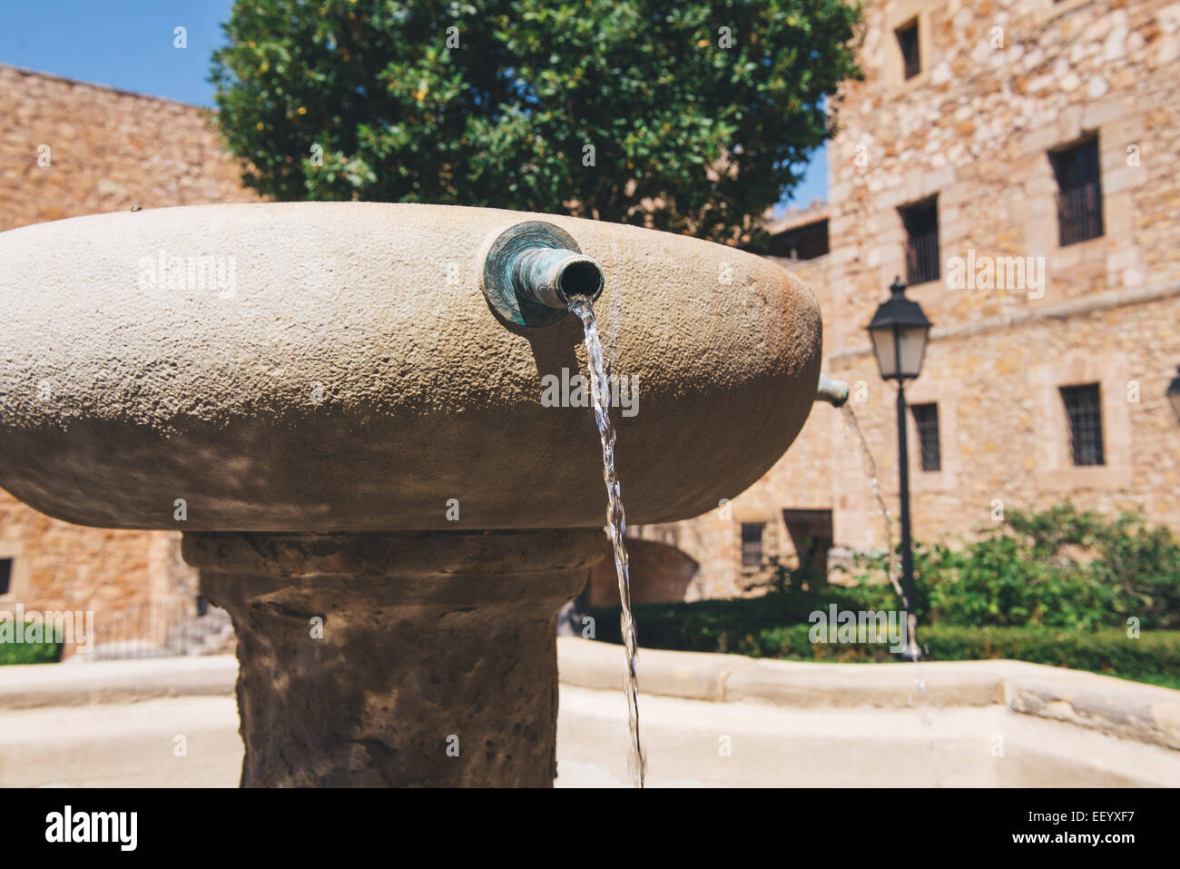Water falling stone hi-res stock photography and images - Alamy