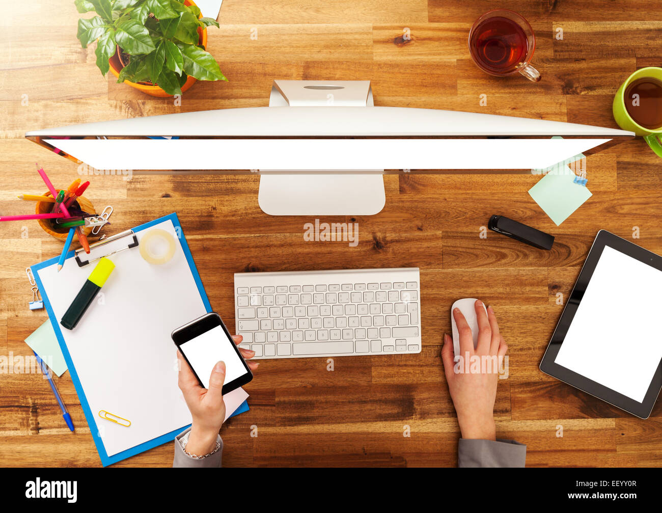 Office desk with pc screen hi-res stock photography and images - Alamy