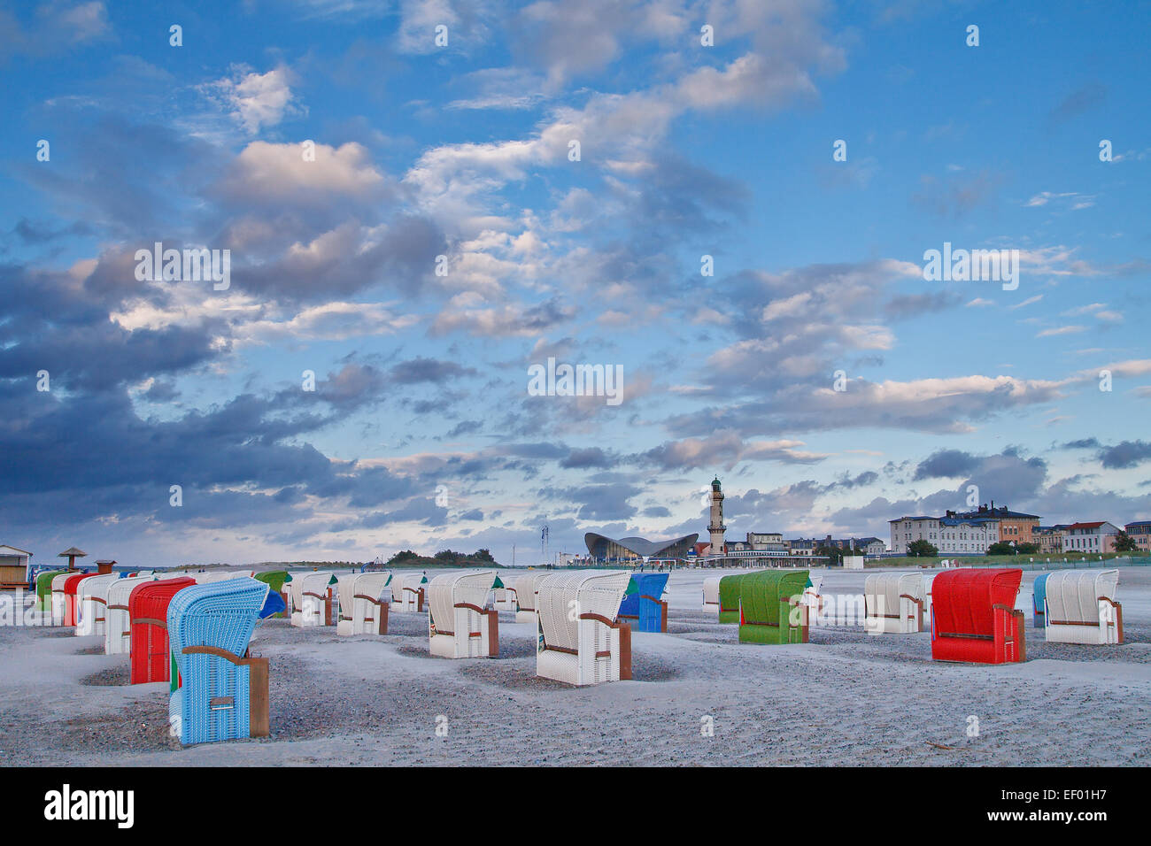Overlooking beach hi-res stock photography and images - Alamy