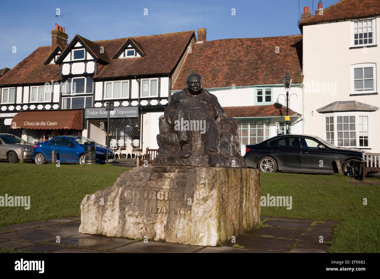Blue skies over the statue of Winston Churchill in Westerham a great ...