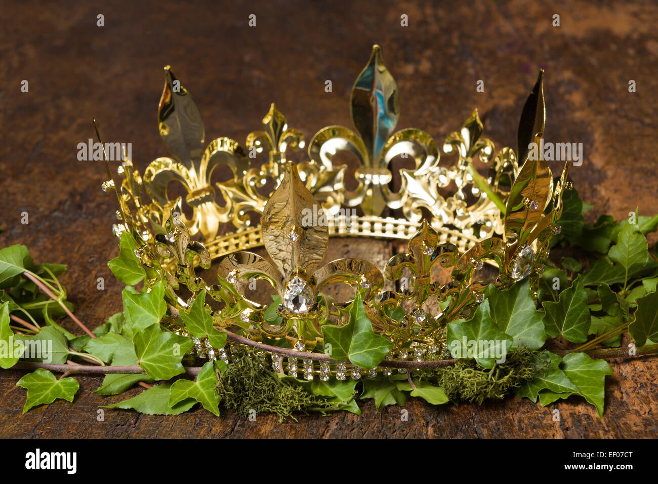 Crown jewel display hi-res stock photography and images - Alamy