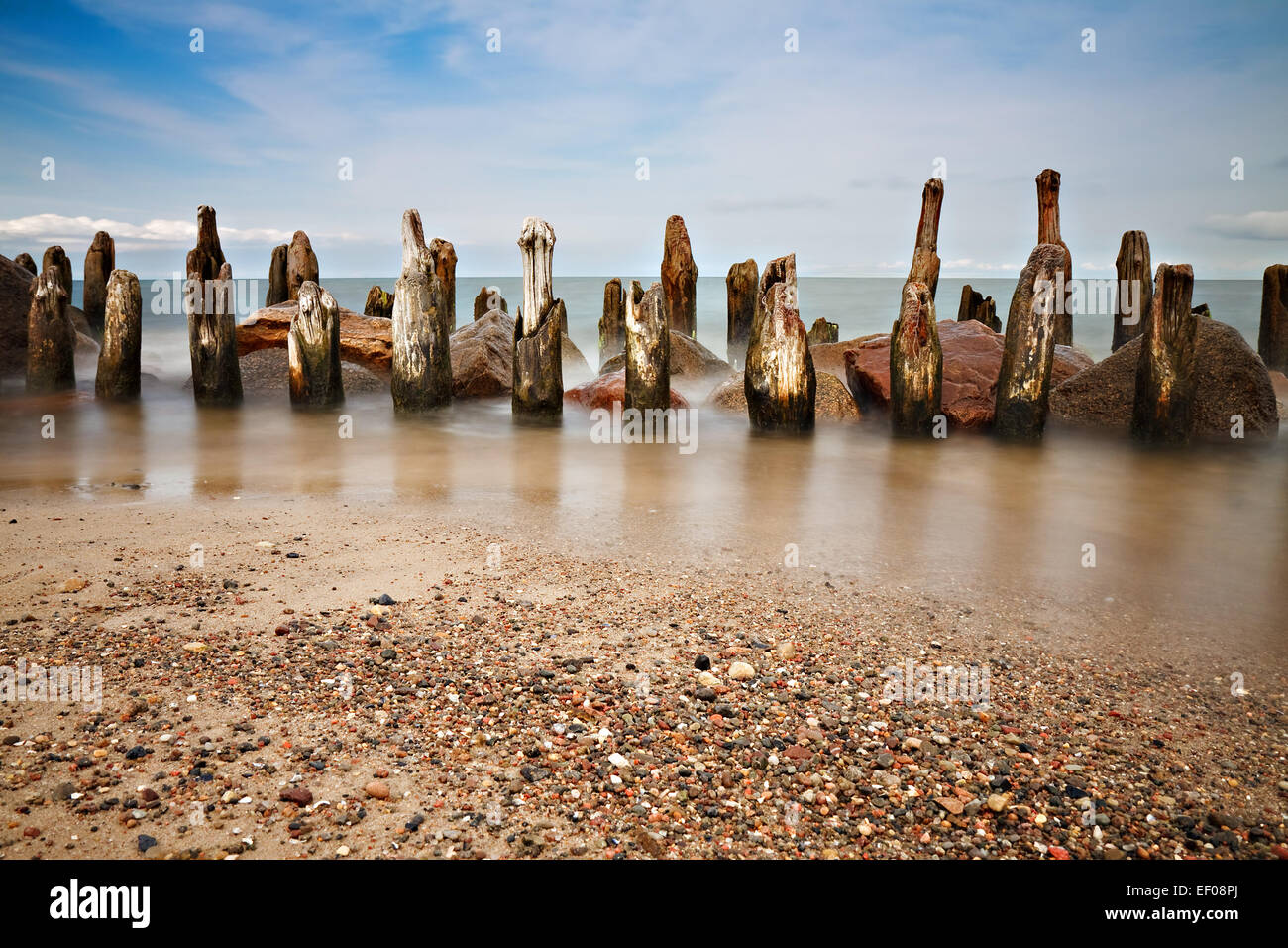 Coast groynes hi-res stock photography and images - Alamy