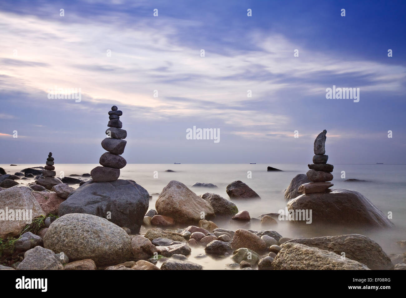 Stone towers hi-res stock photography and images - Alamy