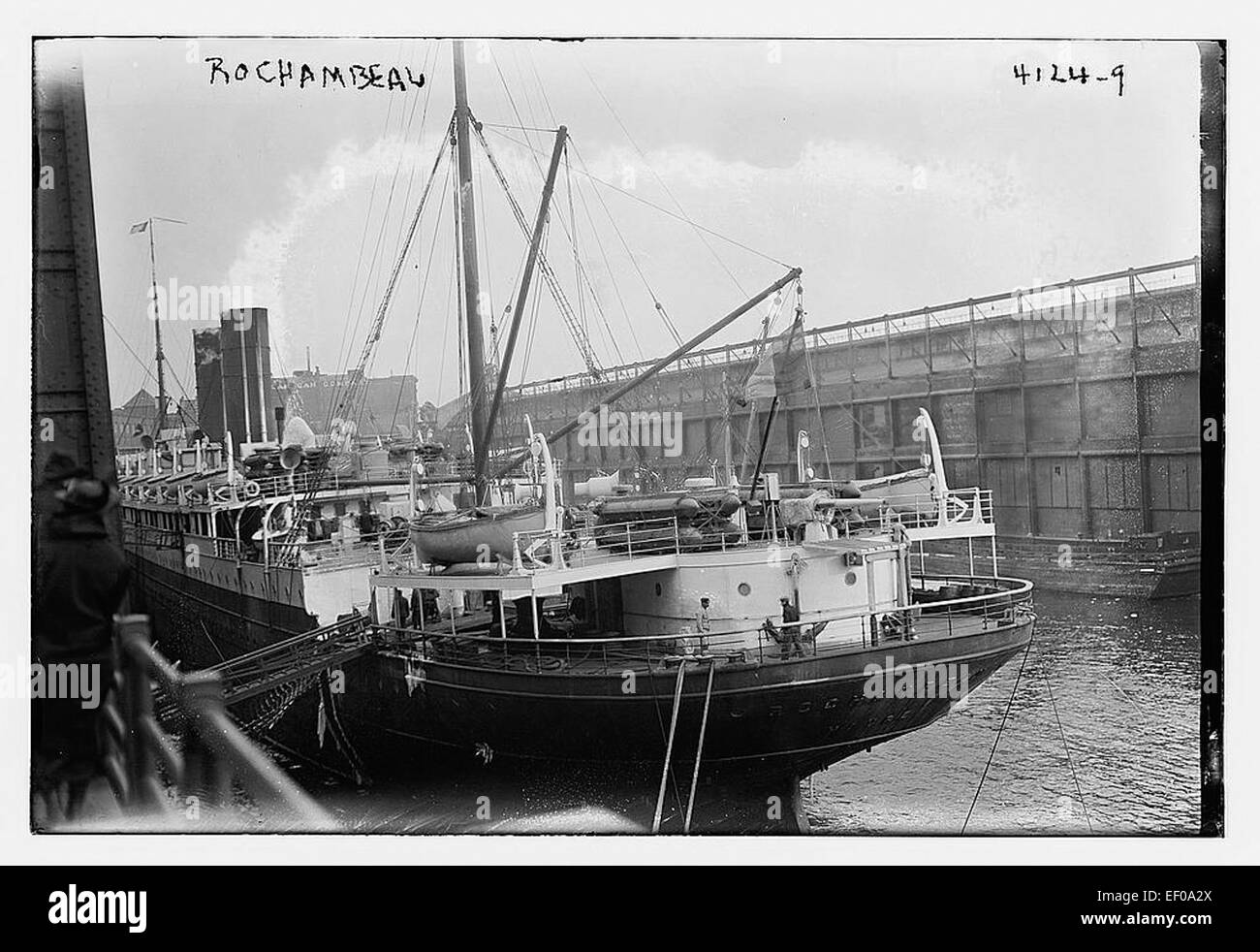 American army ships hi-res stock photography and images - Alamy