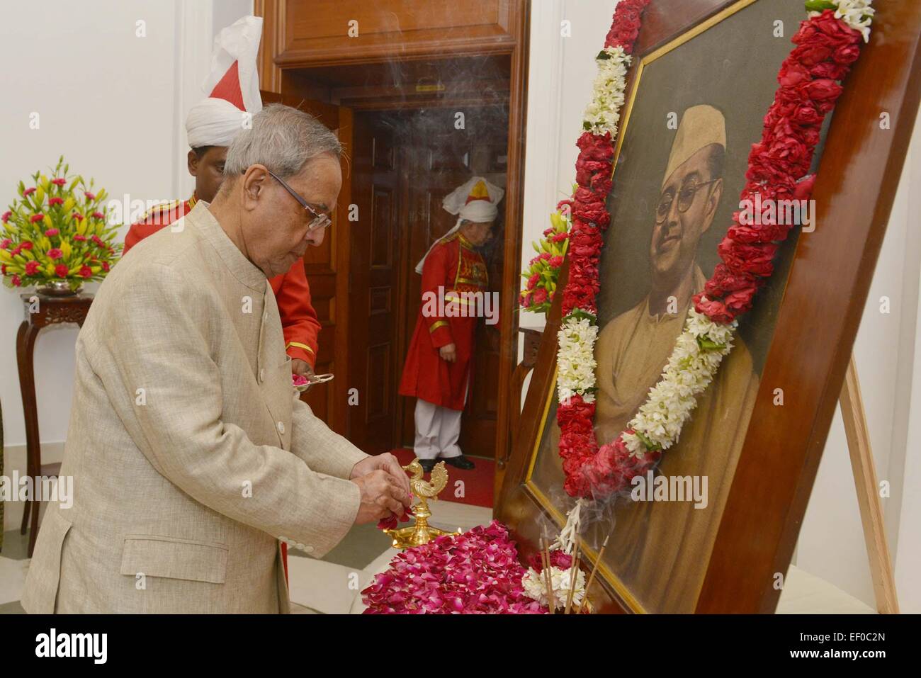 The President of India, Shri Pranab Mukherjee, paying floral tributes ...