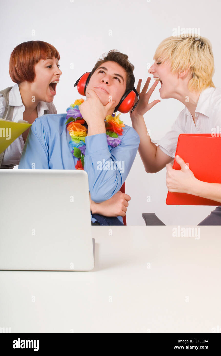 Women yelling at man hi-res stock photography and images - Alamy