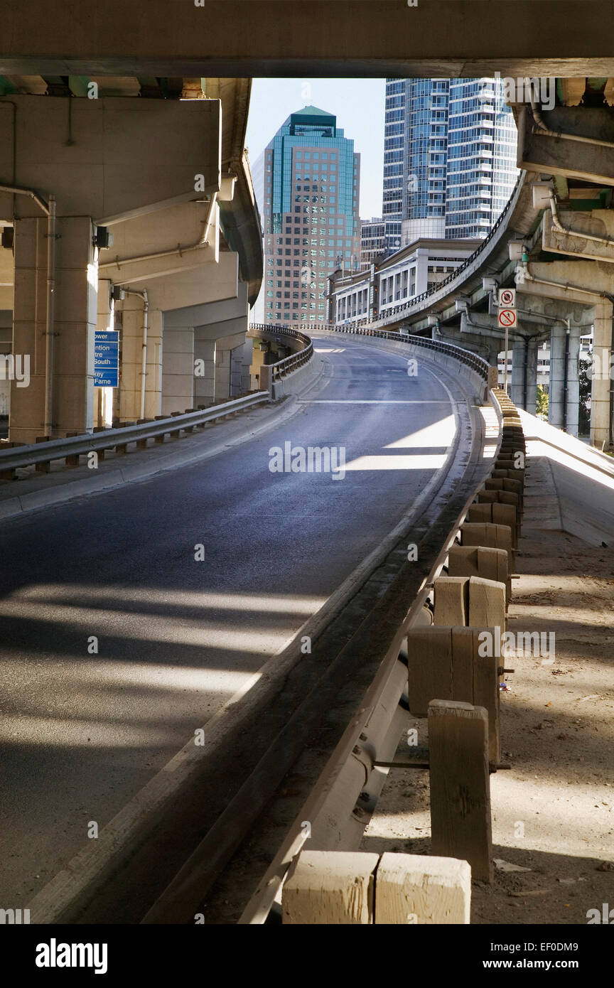 Empty expressway hi-res stock photography and images - Alamy