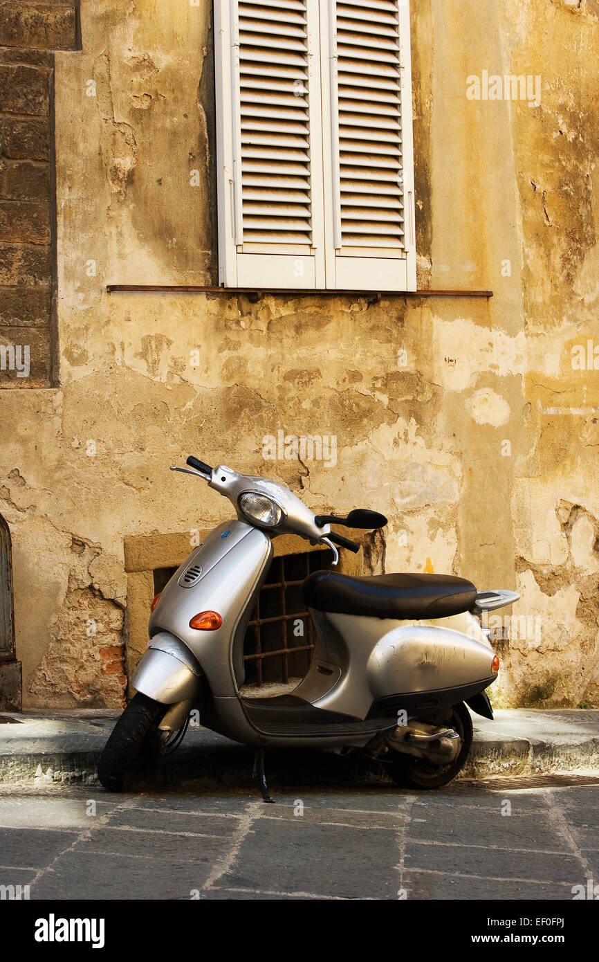 Parked Vespa, Florence Italy Stock Photo - Alamy