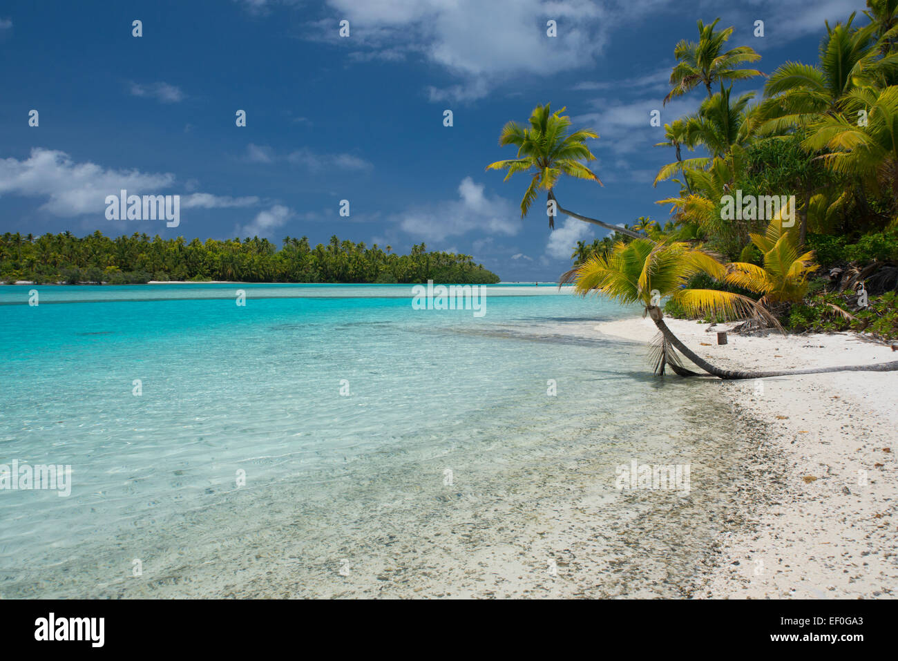 Cook islands aitutaki aka araura hi-res stock photography and images ...
