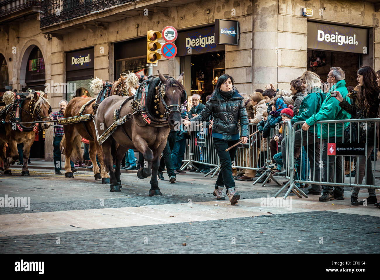 Traditional horse drawn chariots hi-res stock photography and images ...