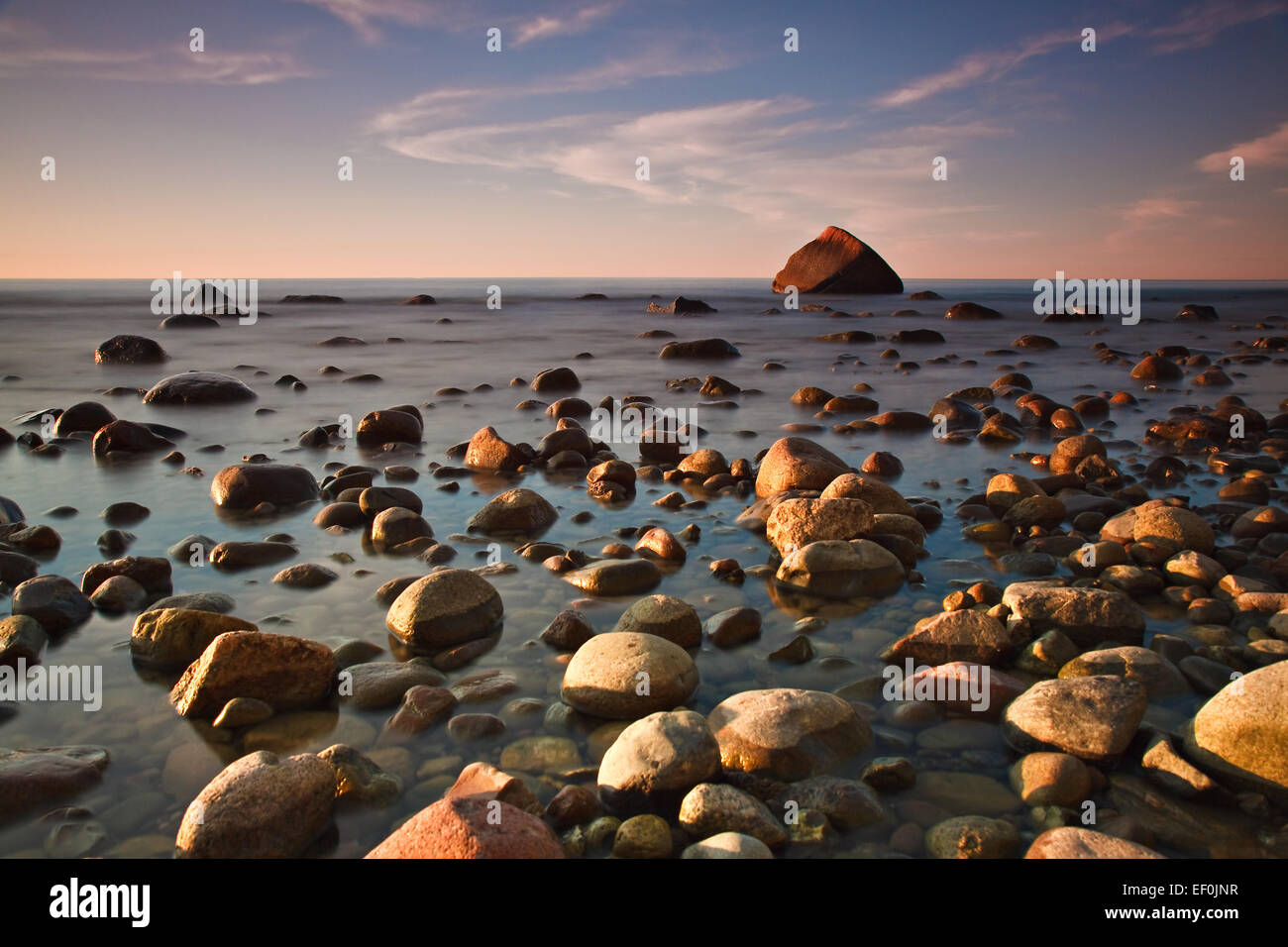 Stone swan hi-res stock photography and images - Alamy