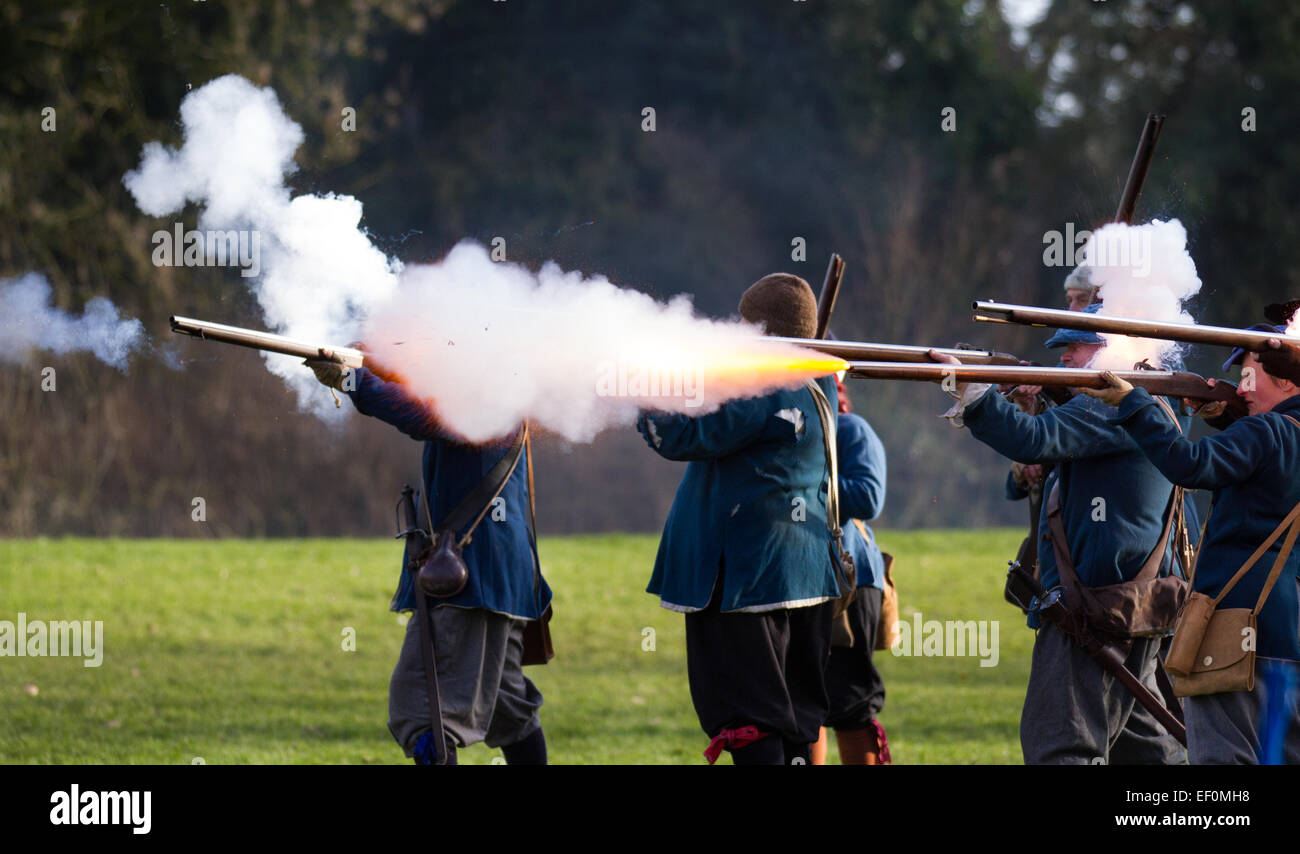 English civil war musketeer hi-res stock photography and images - Alamy