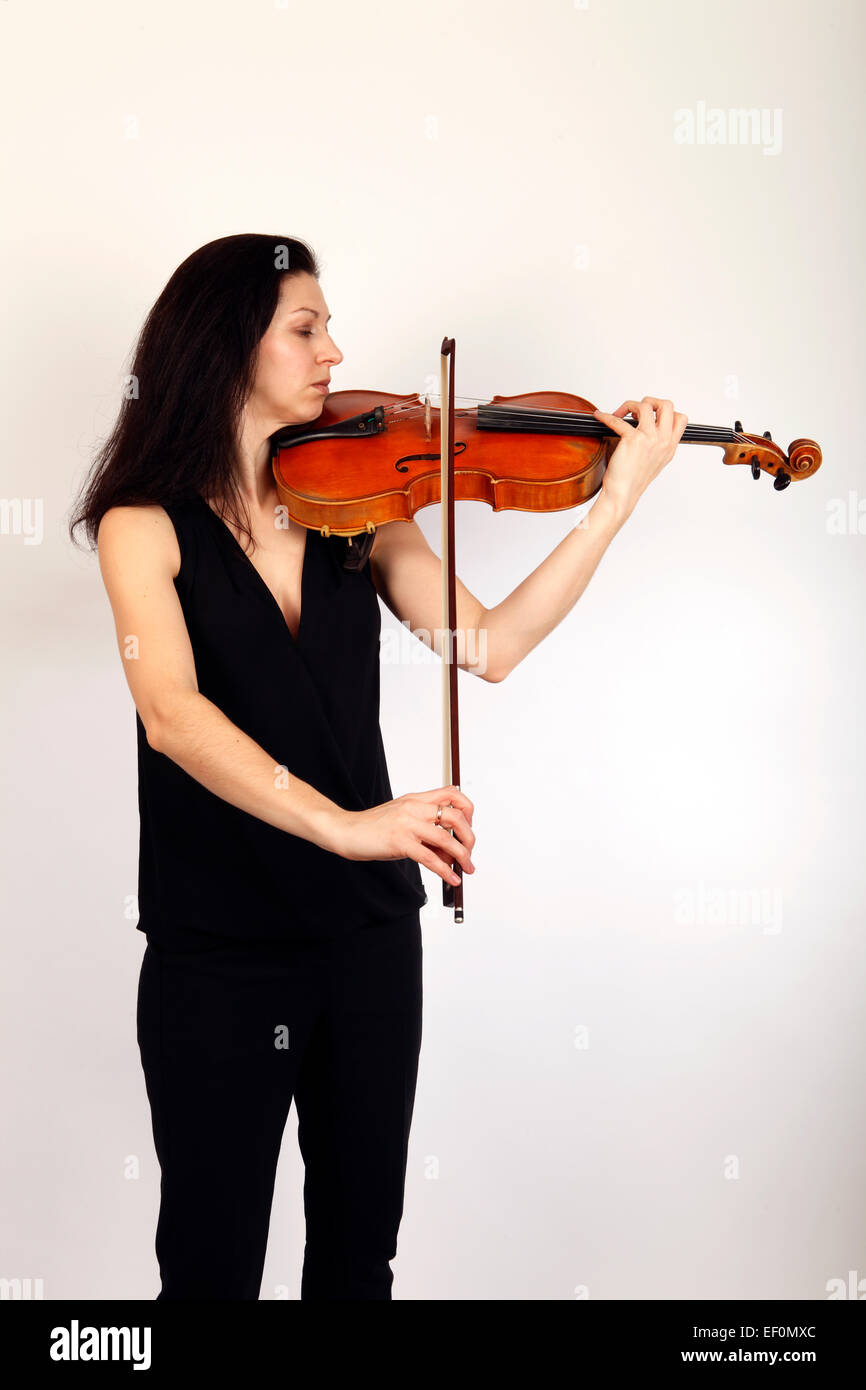 Instrument bow hi-res stock photography and images - Alamy