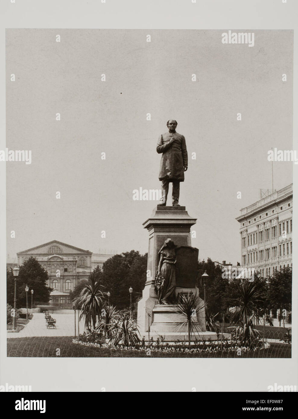 The statue of J.L. Runeberg. The Esplanadi park in Helsinki Stock Photo ...