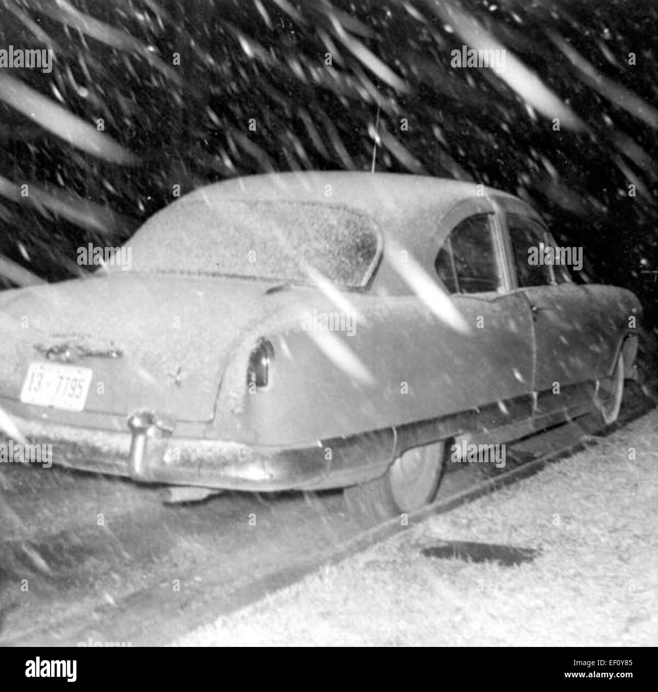 Snow by car Black and White Stock Photos & Images - Alamy