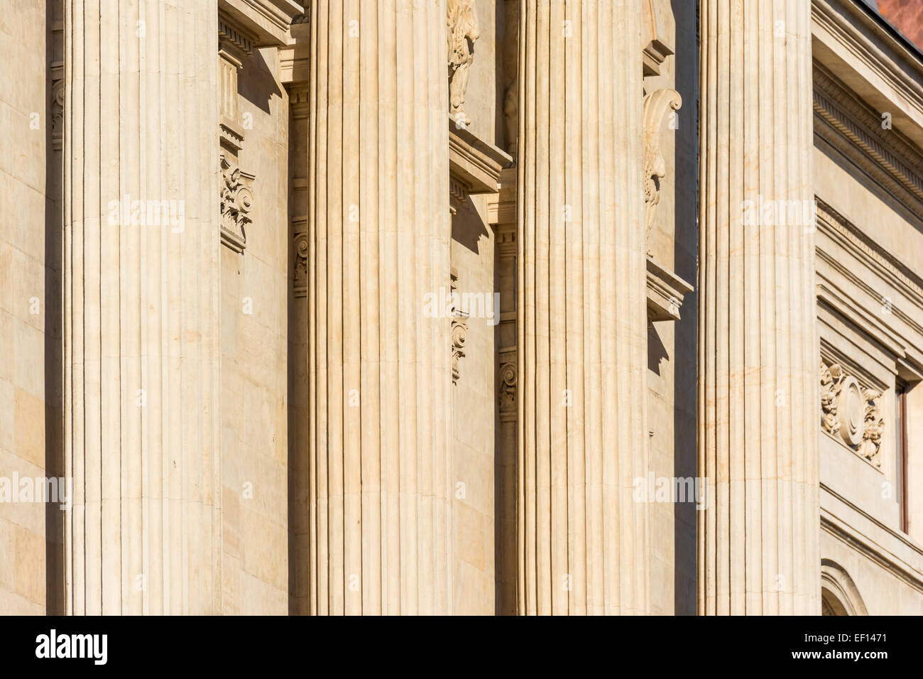 Stone columns hi-res stock photography and images - Alamy