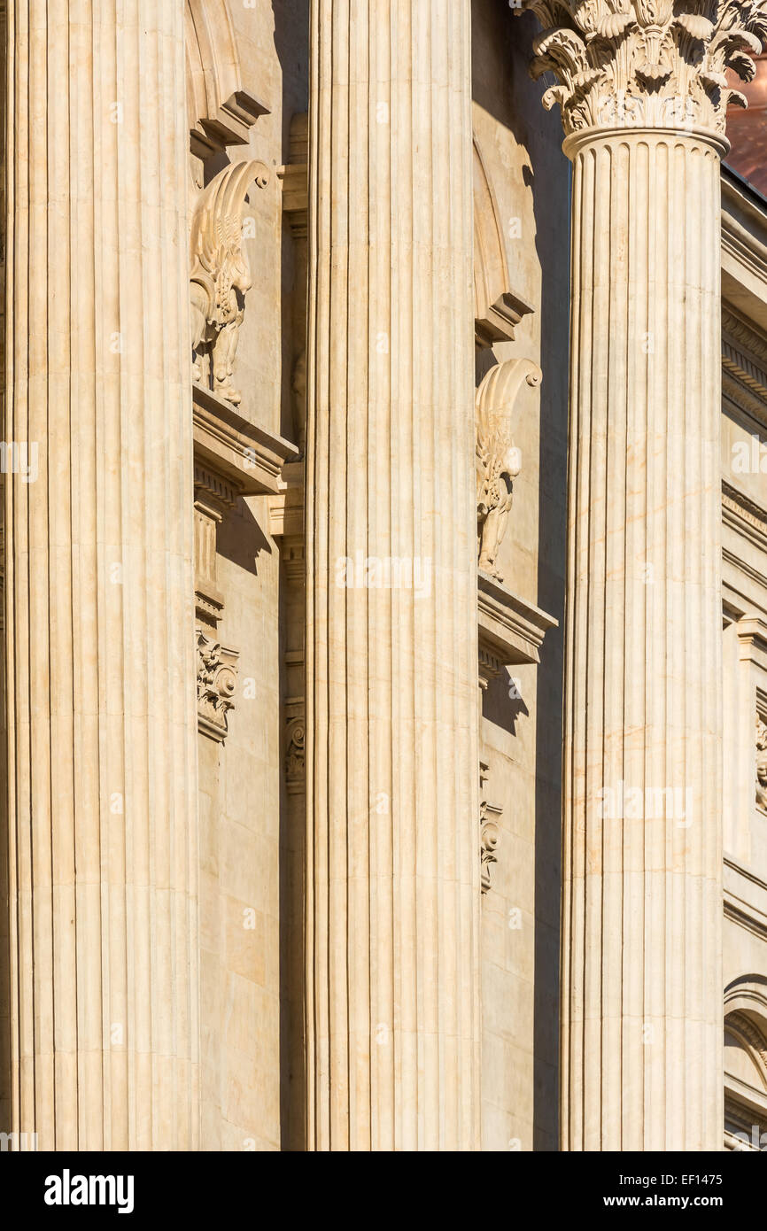 Stone columns hi-res stock photography and images - Alamy