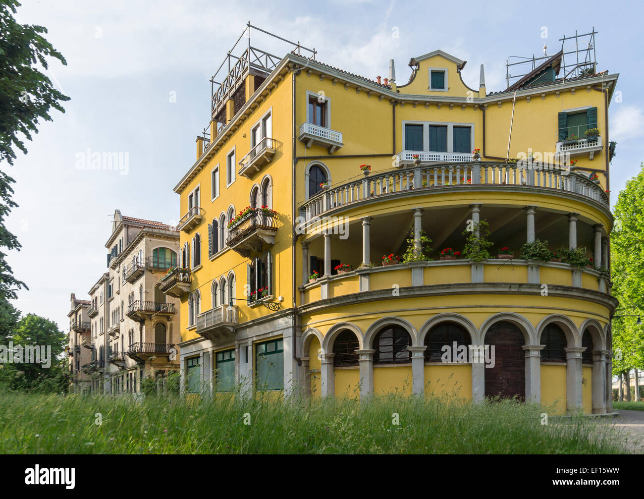 Yellow House, Venice, Italy Stock Photo - Alamy