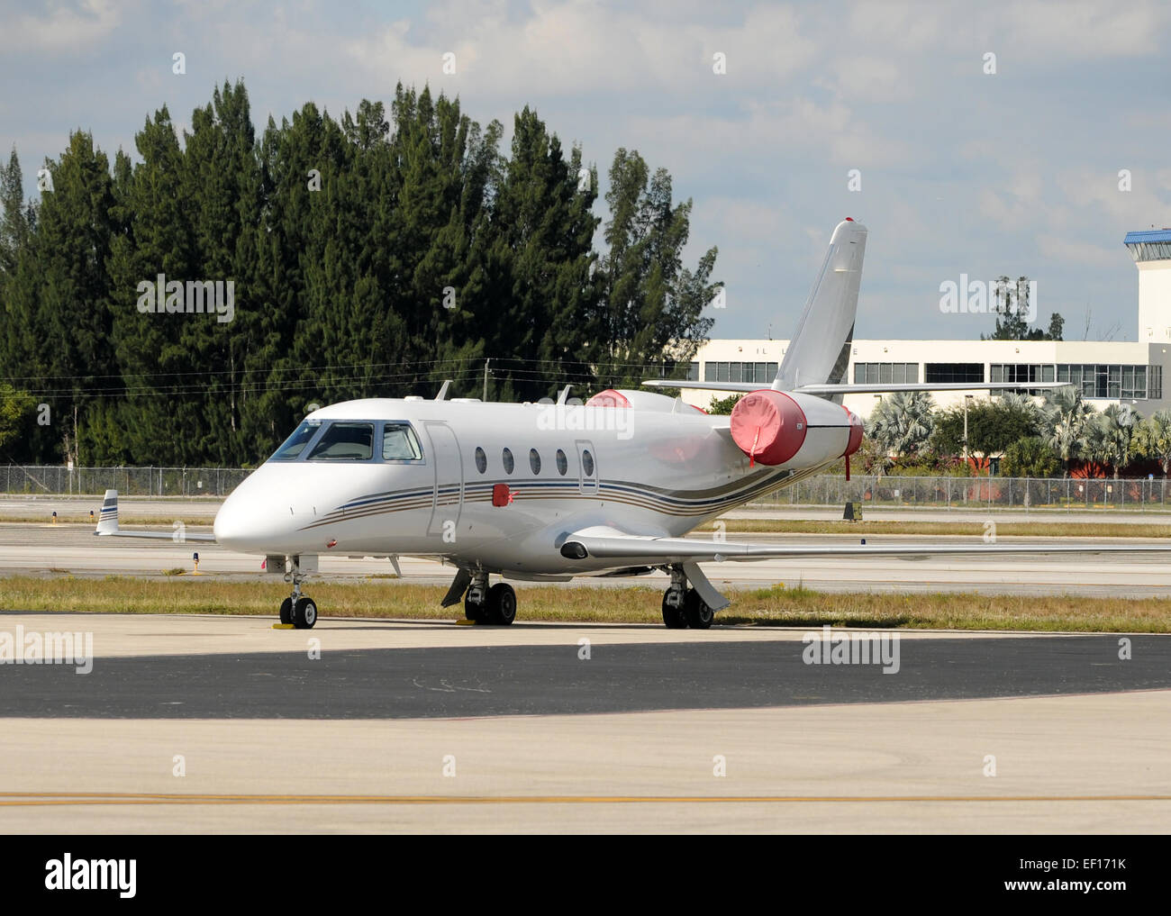 Luxurious jet hi-res stock photography and images - Alamy