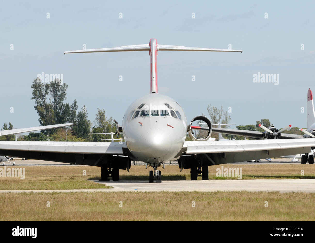Old abandoned airplane with missing engines Stock Photo - Alamy