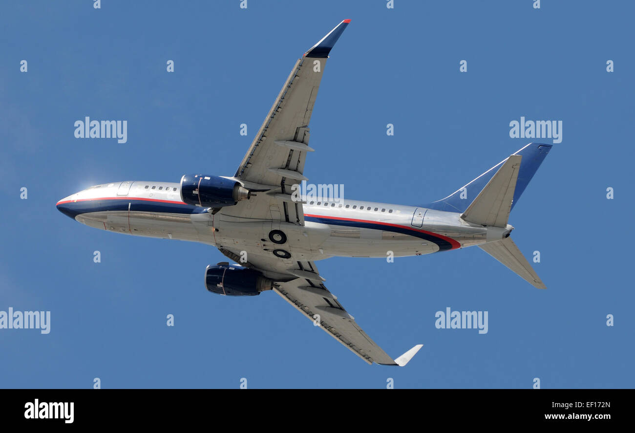 Modern passenger jet airplane taking off Boeing 737 Stock Photo - Alamy