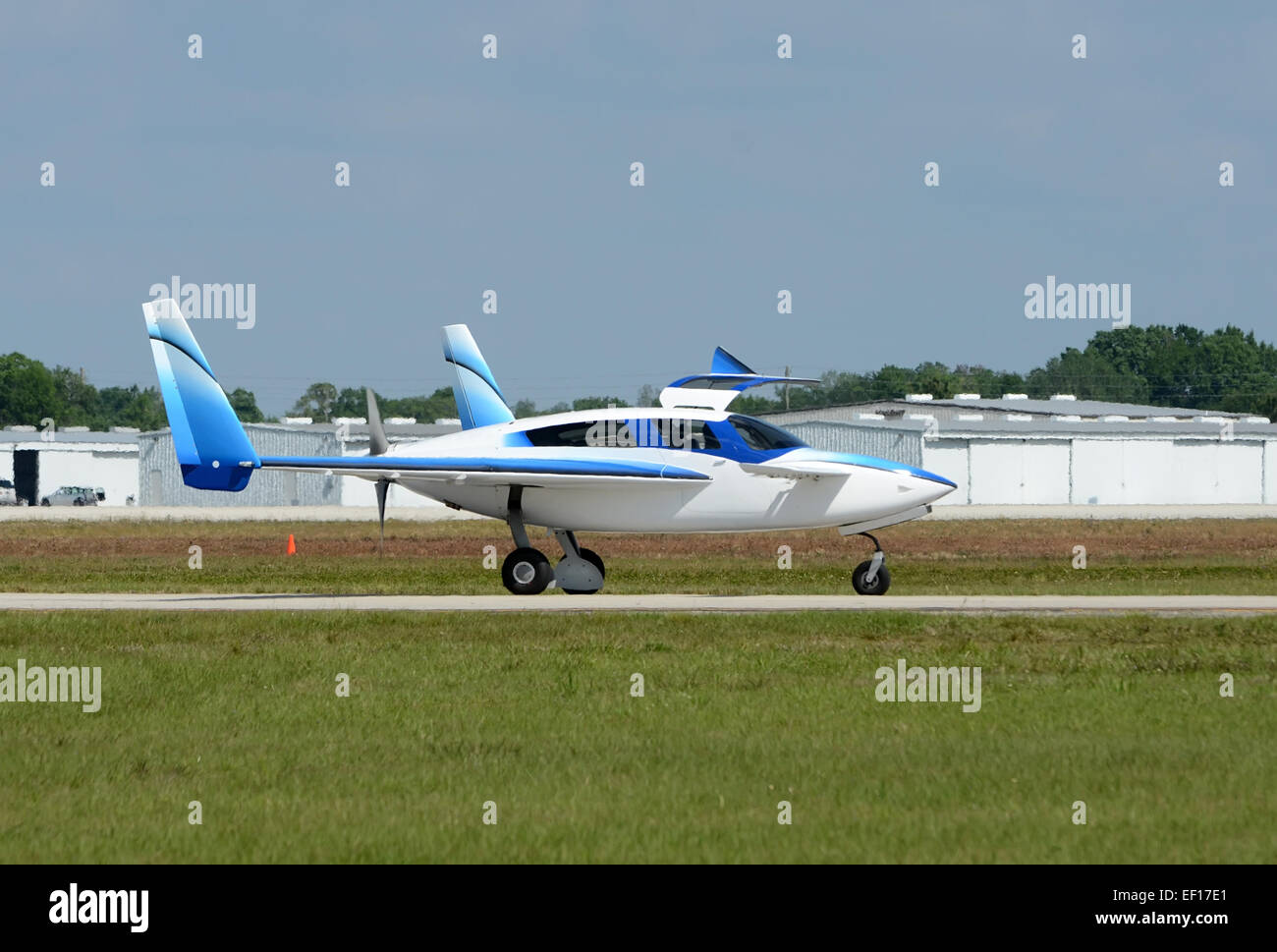 Experimental aircraft hi-res stock photography and images - Alamy