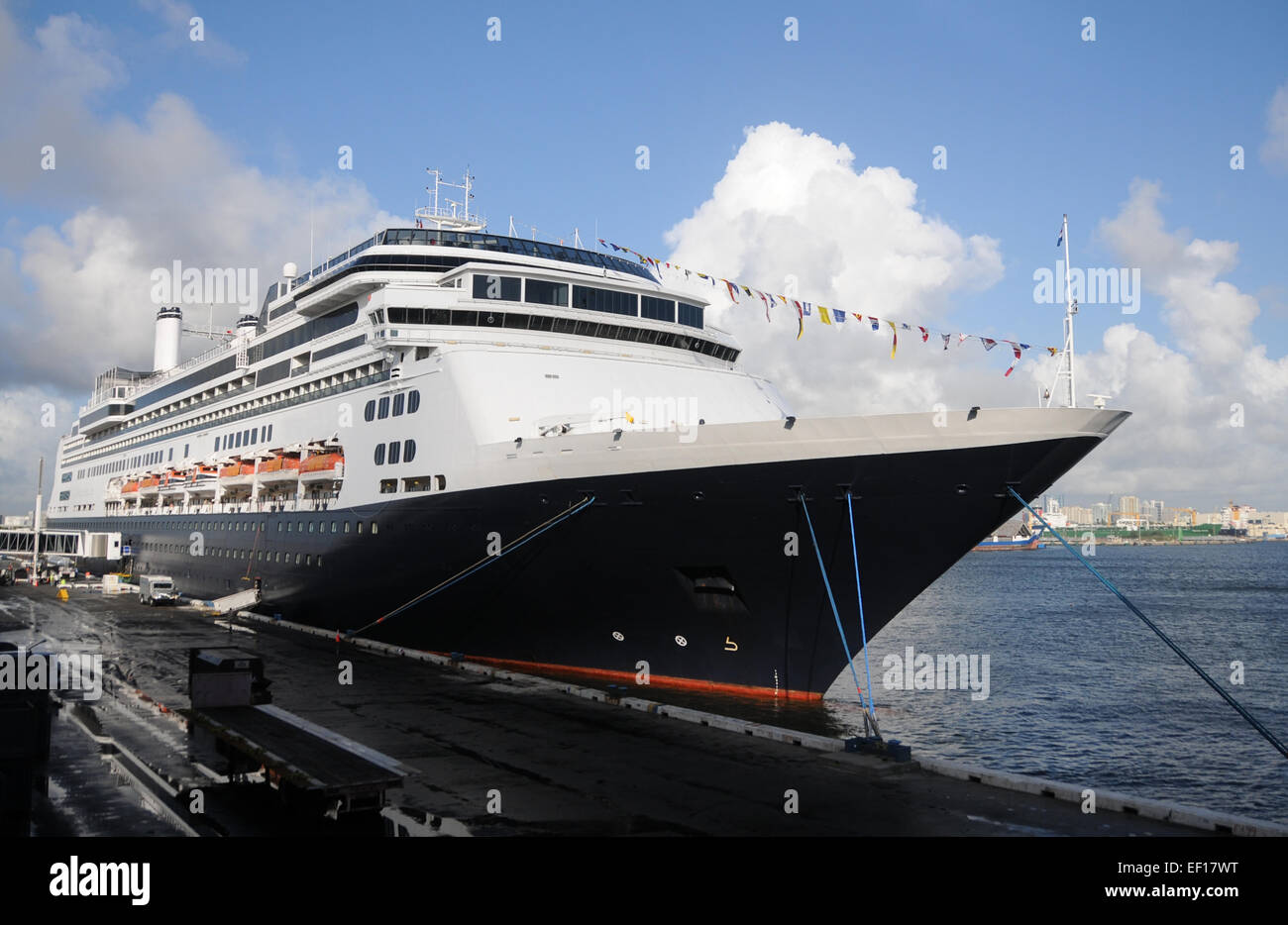 Modern ocean passenger ship in port Stock Photo - Alamy