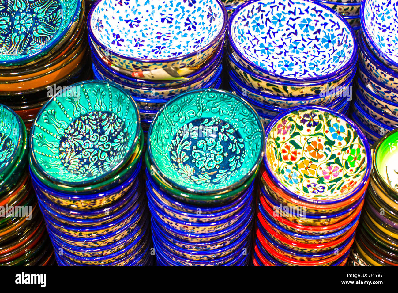 Traditional Turkish ceramics on the Grand Bazaar Stock Photo - Alamy
