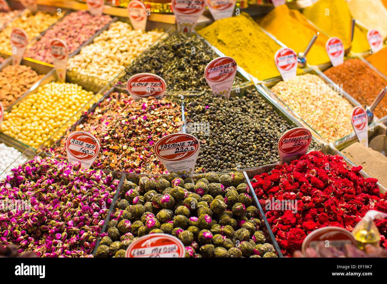 Typical spices and teas on sale in the turkish markets Stock Photo - Alamy